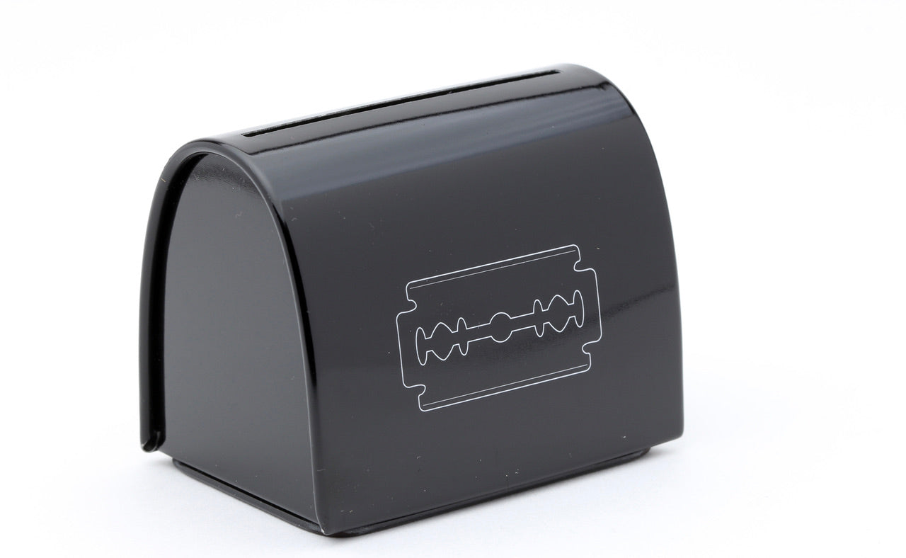 Convenient Disposable Razor Blade Bank